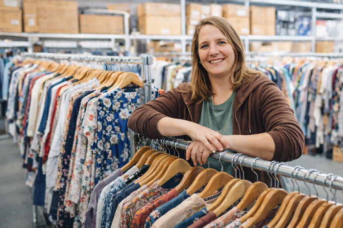 Wholesale Used & Second-Hand Clothing UK Supplier | EveryTopBrand ...